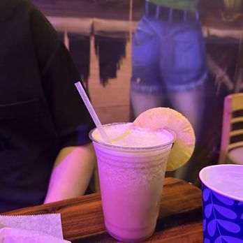 CUCKOO COCONUTS WAIKIKI - 979 Photos & 720 Reviews - 333 Royal Hawaiian ...