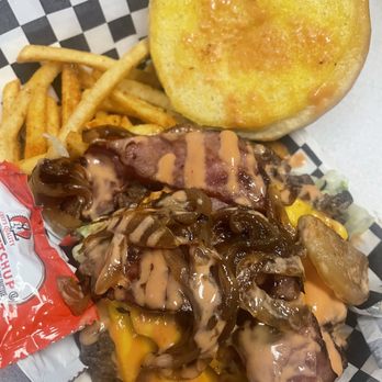 BUSSIN BUNS - Updated July 2025 - 14 Photos & 13 Reviews - Sacramento ...