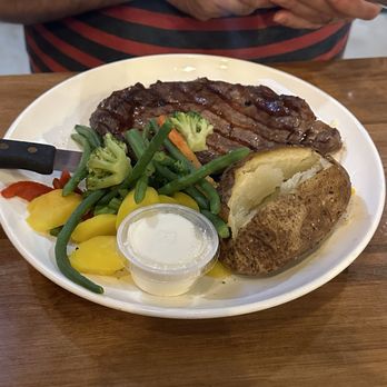 EDWARDS RESTAURANT & LOUNGE - Updated December 2025 - 151 Photos & 85 ...