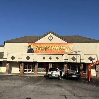 SPIRIT HALLOWEEN - Updated December 2025 - 4959 S Peoria Ave, Tulsa ...