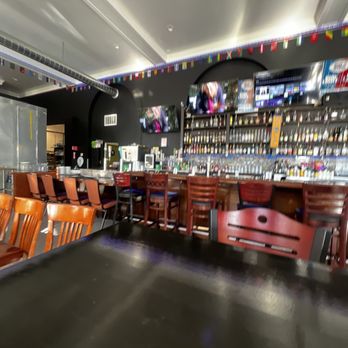 YETI SPORTS BAR & RESTAURANT - Updated January 2025 - 99 Photos & 70 ...