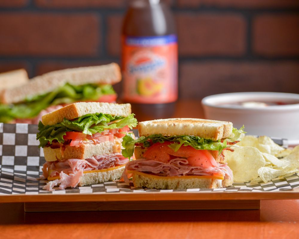 MR. LUNCH - Updated January 2026 - 21 Photos - 20295 113b Ave, Maple ...