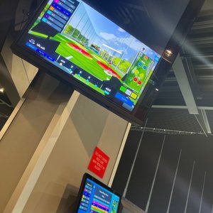 BACK 9 GOLF & ENTERTAINMENT - 88 Photos & 36 Reviews - 1415 Drover St ...