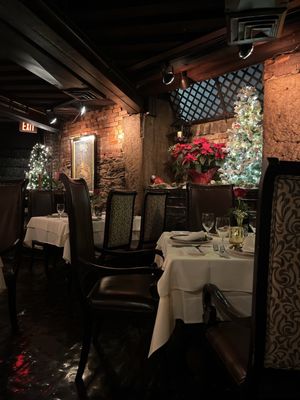 CAPRICCIO - Updated December 2025 - 385 Photos & 392 Reviews - 2 Pine ...