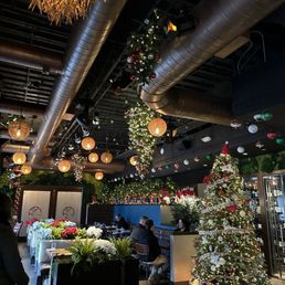 LAGO EAST BANK - Updated July 2025 - 406 Photos & 404 Reviews - 1091 W ...