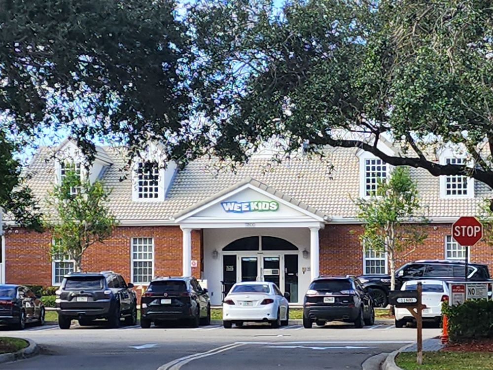 LAKEVIEW CENTRE - Updated February 2026 - 1300-1478 Coral Ridge Dr ...