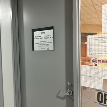 GUZMAN RICHARD, MD - Updated March 2025 - 21 Reviews - 6485 Day St ...