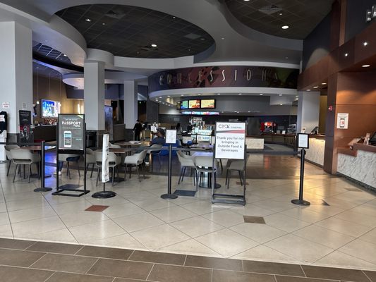 CMX CINEMAS - COUNTRYSIDE 12 - Updated July 2025 - 105 Photos & 120 ...