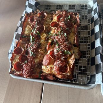 CUSHWA AND RAD PIES TAPROOM - Updated September 2024 - 150 Photos & 66 ...