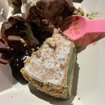 SCOOPS ICE CREAM & MILKSHAKE BAR - Updated August 2024 - 61 Photos & 37 ...