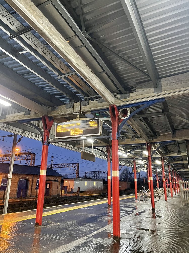 STOCKPORT RAILWAY STATION - Updated May 2024 - 21 Photos & 12 Reviews ...