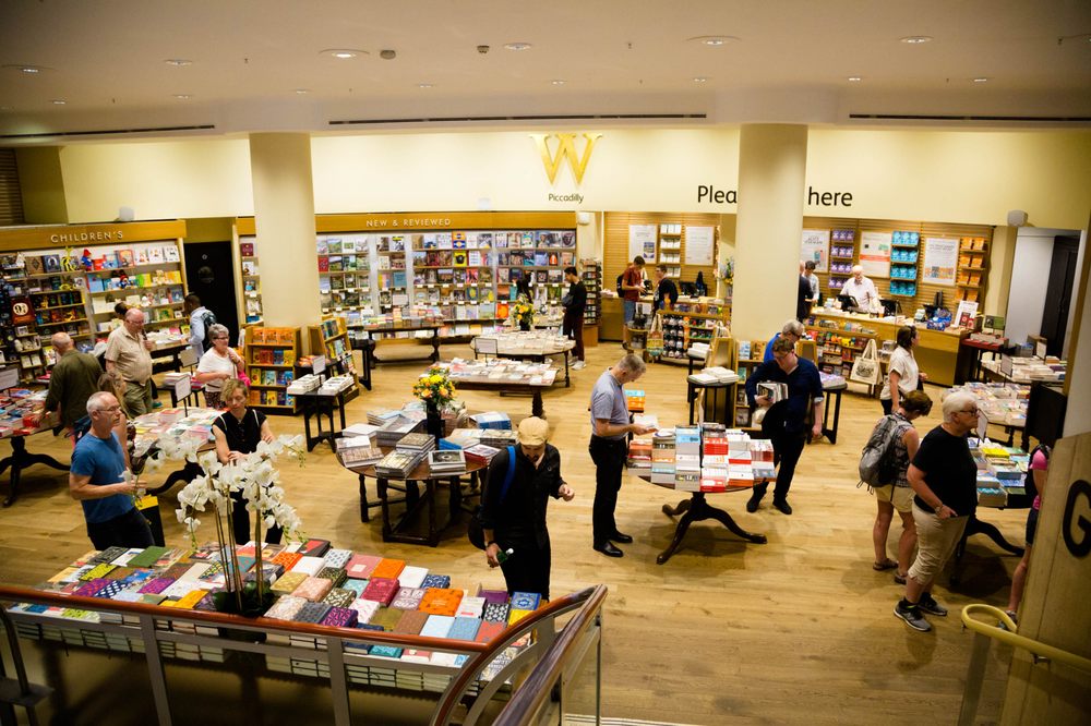 WATERSTONES - 54 Photos & 46 Reviews - 203-206 Piccadilly, London ...