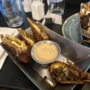 TAVERN 76 - Updated September 2024 - 46 Photos & 83 Reviews - 520 ...