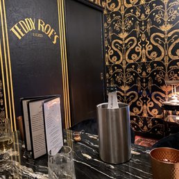 TEDDY ROE’S - Updated July 2025 - 128 Photos & 73 Reviews - 3222 1/2 ...