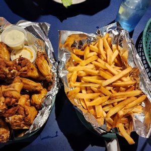 ELMO’S - 182 Photos & 247 Reviews - 2349 Millersport Hwy, Getzville ...