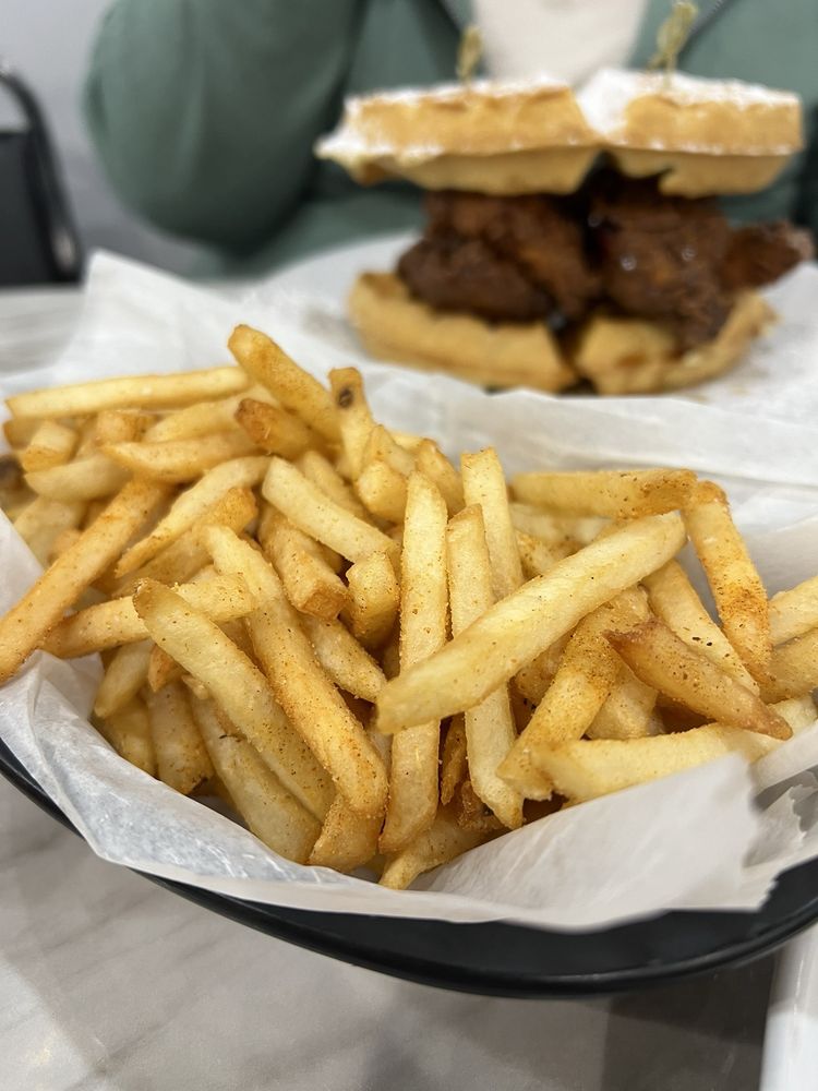 MUNCH EATERY - Updated March 2024 - 42 Photos & 22 Reviews - 560 Main St, Ansonia, Connecticut ...