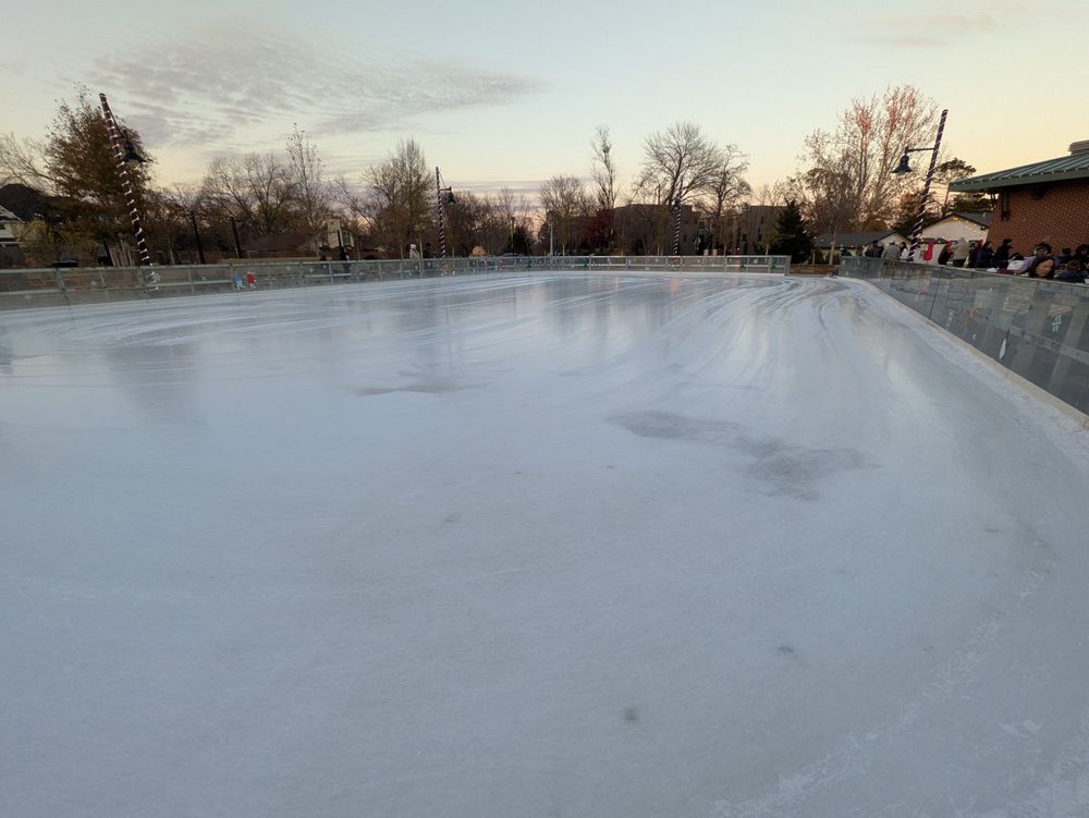THE RINK AT LAWRENCE PLAZA - Updated December 2024 - 214 NE A St ...