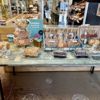 BEST FRIENDS BAKERY & ICE CREAM - Updated January 2025 - 798 Queen ...