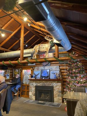 PINE SQUIRREL - Updated January 2026 - 126 Photos & 163 Reviews - 1600 ...