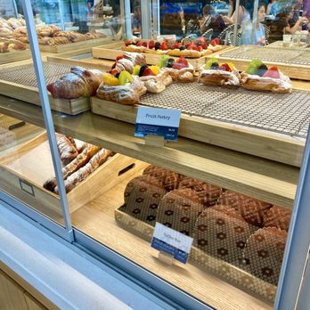 PARIS BAGUETTE - Updated August 2024 - 78 Photos & 26 Reviews - 7855 ...