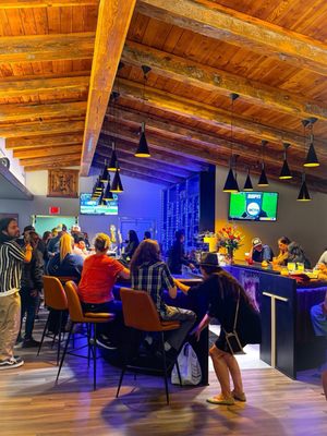 DAVE’S PLACE - Updated December 2025 - 45 Photos & 44 Reviews - 3955 ...