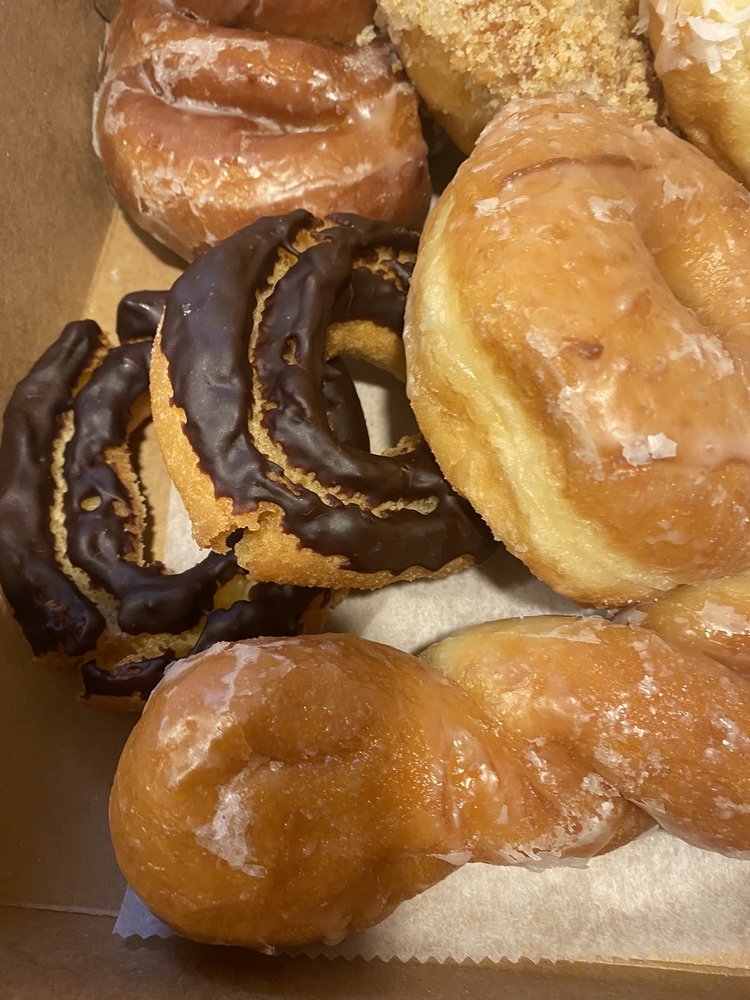 ANGELS DONUTS - Updated August 2024 - 48 Photos & 58 Reviews - 267 E ...