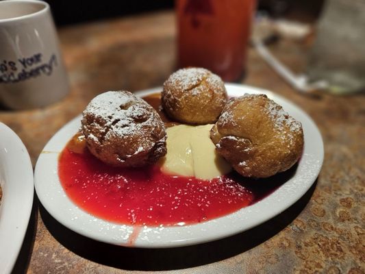 HUCKLEBERRY’S BREAKFAST & LUNCH - Updated July 2025 - 449 Photos & 293 ...