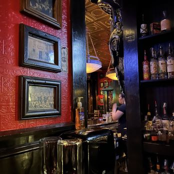 HIBERNIAN RESTAURANT & PUB - Updated October 2025 - 343 Photos & 358 ...