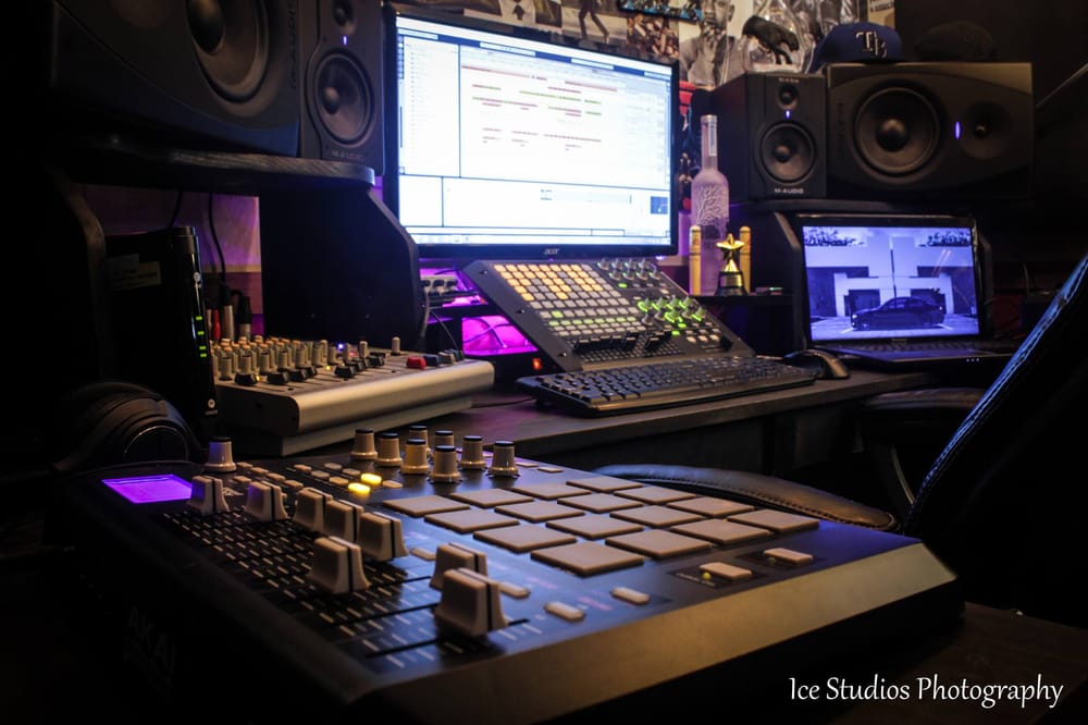 ICE STUDIOS | 13 Photos - 500 S Edgewood, Lombard, Illinois - Video ...