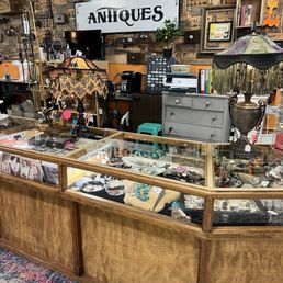 JUNKEE CLOTHING EXCHANGE - Updated December 2025 - 563 Photos & 409 ...