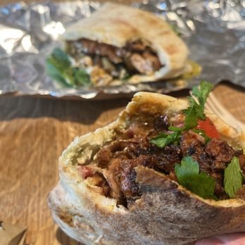 YELLOW THE CAFE - Updated July 2025 - 1033 Photos & 443 Reviews - 1524 ...