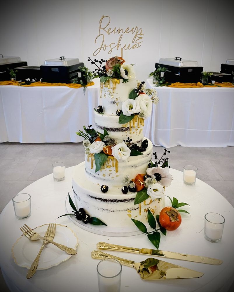 LET THEM EAT CAKES - Updated January 2026 - 21 Photos - St. Charles, Illinois - Custom Cakes ...
