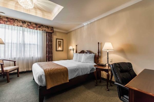 QUALITY INN & SUITES GARDEN OF THE GULF - 22 Photos - 618 Water St, E ...