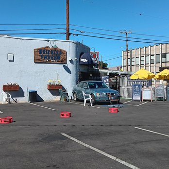 BRICKIES TAVERN - Updated November 2025 - 141 Photos & 166 Reviews ...