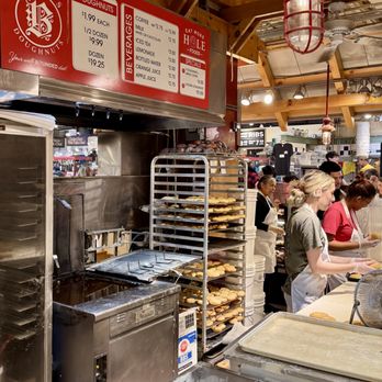 READING TERMINAL MARKET - Updated January 2025 - 7411 Photos & 7160 ...