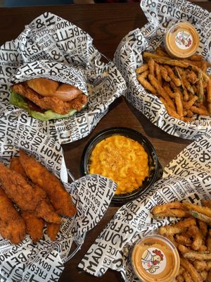 PDQ CHICKEN - Updated July 2025 - 194 Photos & 144 Reviews - 925 S ...