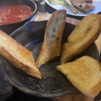 CAST IRON CHEF PIZZA & BAR - Updated March 2025 - 27 Photos & 19 ...