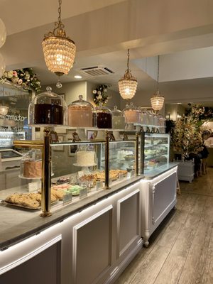 THE CAKE BAKE SHOP BY GWENDOLYN ROGERS-BROAD RIPPLE VILLAGE - Updated ...