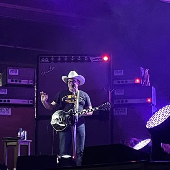 THE ESPEE - Updated December 2025 - 88 Photos & 32 Reviews - 1174 E ...