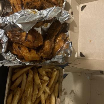 BUFFALO EATZ - Updated August 2024 - 114 Photos & 69 Reviews - 5015 N ...