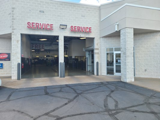MILLER AUTO PLAZA - Updated July 2025 - 41 Photos & 26 Reviews - 2900 ...