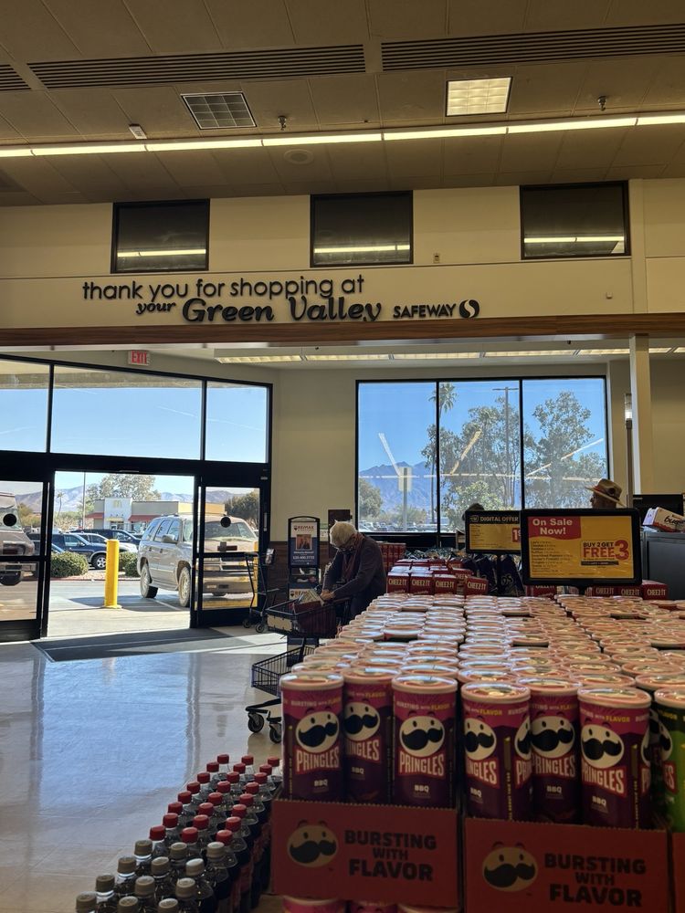 SAFEWAY - Updated December 2025 - 17 Photos & 44 Reviews - 260 W ...