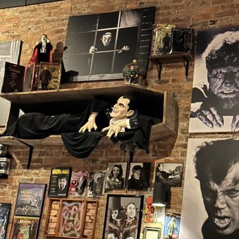 FAMOUS MONSTER PIZZA - Updated July 2024 - 95 Photos & 34 Reviews - 136 ...