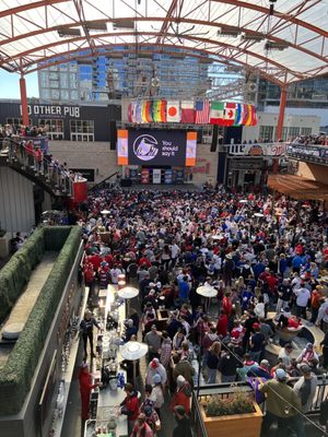 KC LIVE! BLOCK - Updated October 2025 - 31 Photos & 38 Reviews - 50 E ...