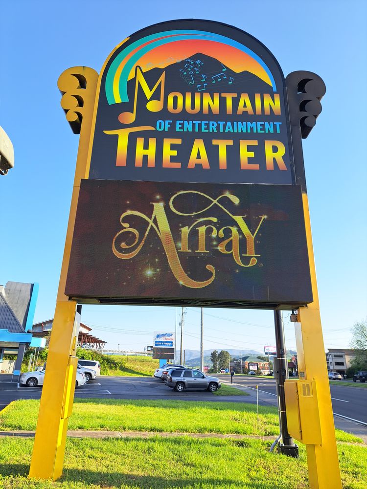 MOUNTAIN OF ENTERTAINMENT THEATER: ARRAY - 2135 Pkwy, Pigeon Forge ...