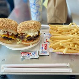 RED RABBIT DRIVE IN - Updated July 2025 - 131 Photos & 159 Reviews - 60 ...