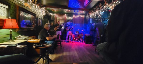 STOGIES CIGAR BAR - Updated September 2025 - 150 Photos & 138 Reviews ...