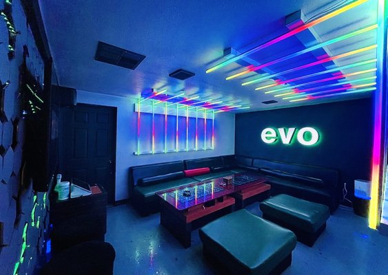 EVO CLUB - Updated September 2025 - 81 Photos & 48 Reviews - 5416 W ...