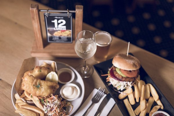 THE QUADRANT IRISH PUB & KITCHEN - Updated September 2025 - 16 Photos ...