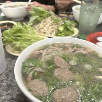 PHO 43 - Updated February 2025 - 1172 Photos & 875 Reviews - 2844 N ...